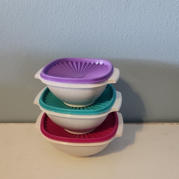 Tupperware | Kitchen | Vintage Tupperware Set Of Three Colorful Bowls ...